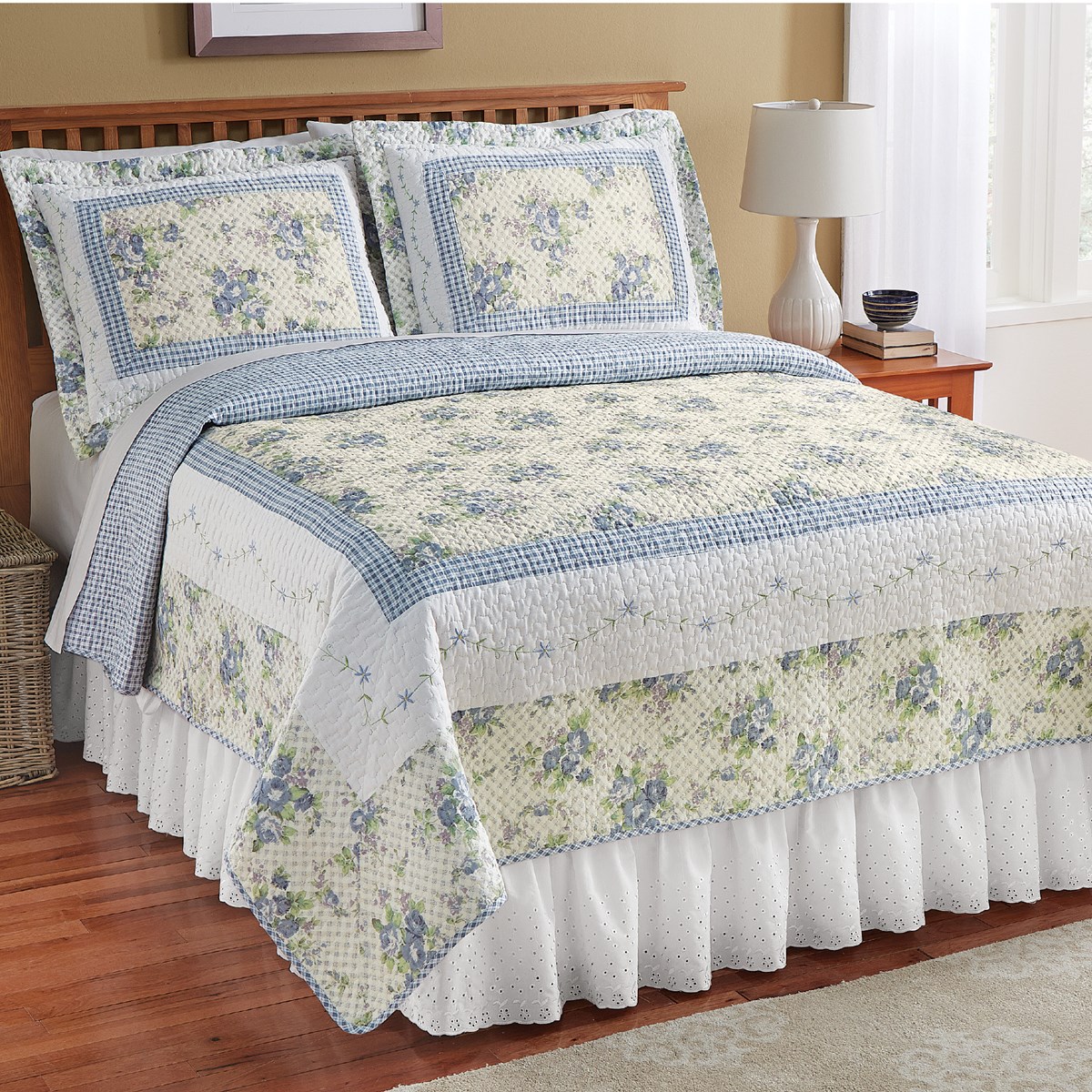 Vintage Floral Bloom Quilt | Collections Etc.