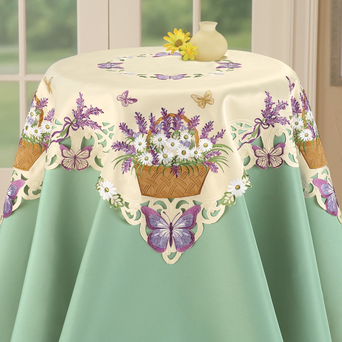 Lavender & Daisies Spring Table Linens | Collections Etc.