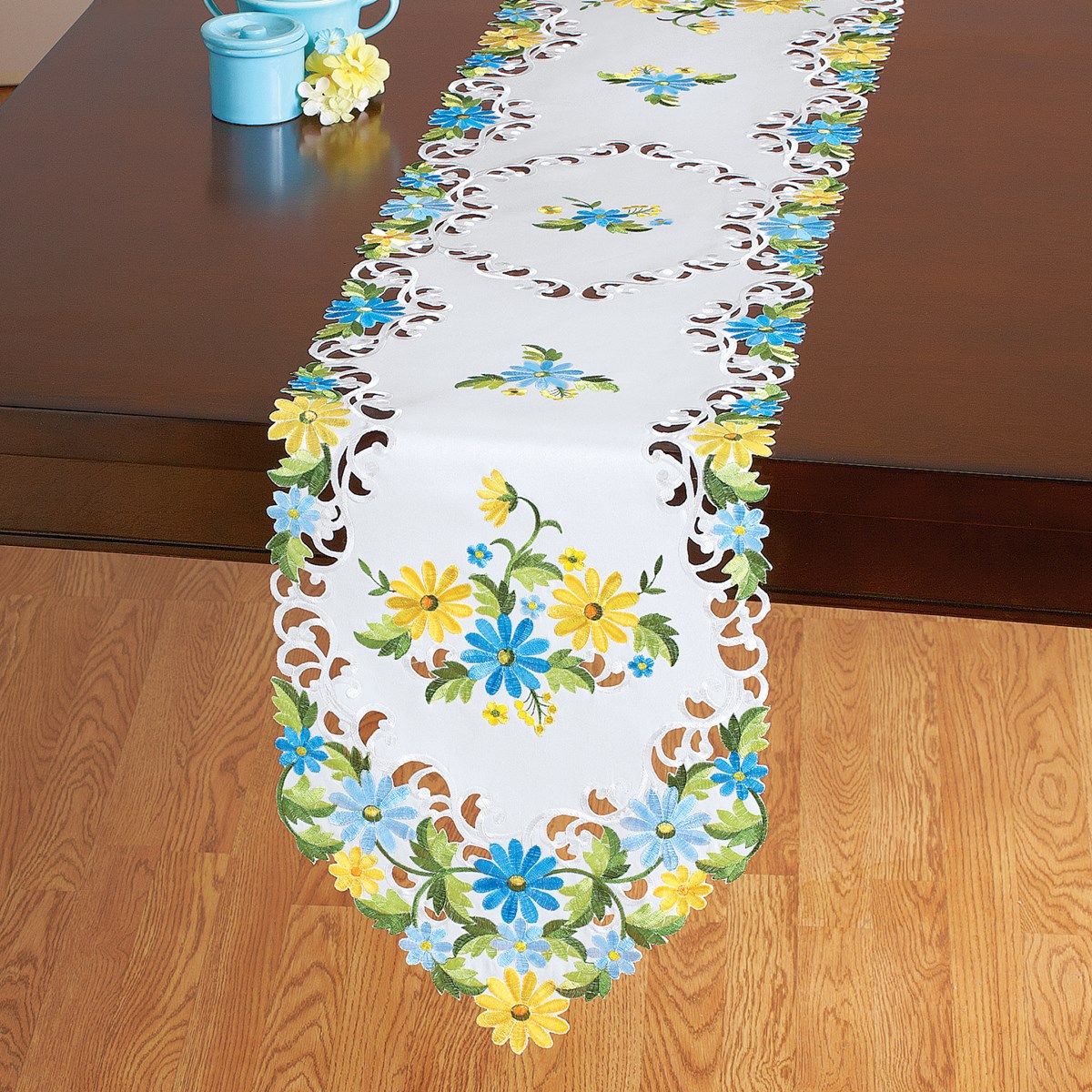 Beautiful Daisy Embroidered Spring Table Linens | Collections Etc.