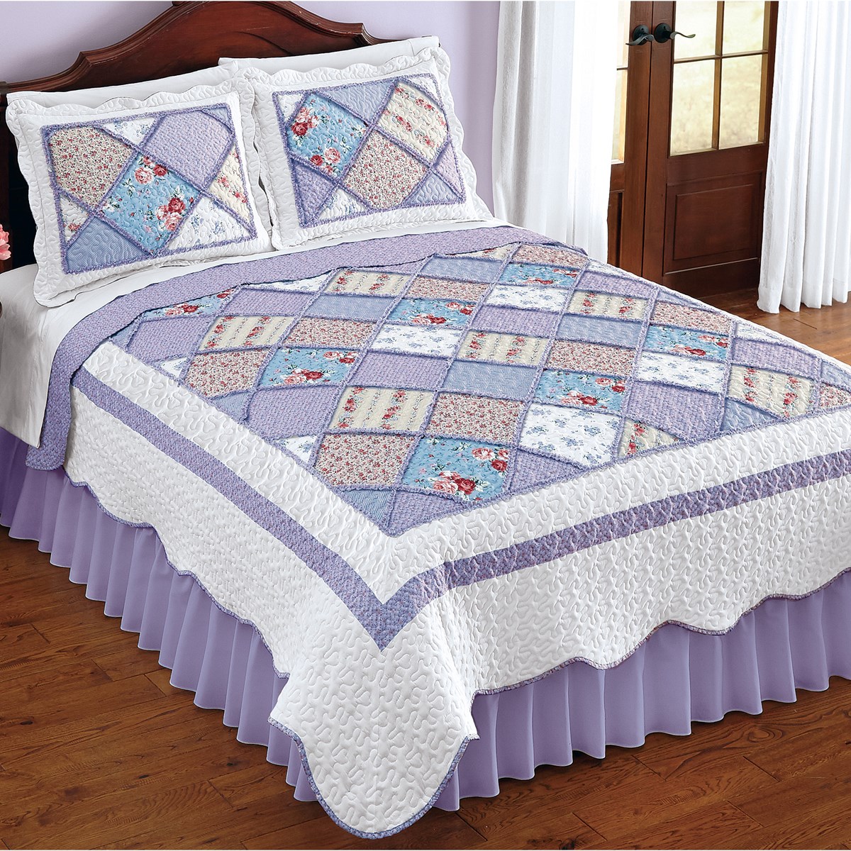 Reversible Ashland Floral Scalloped Patchwork Quilt | Collections Etc.