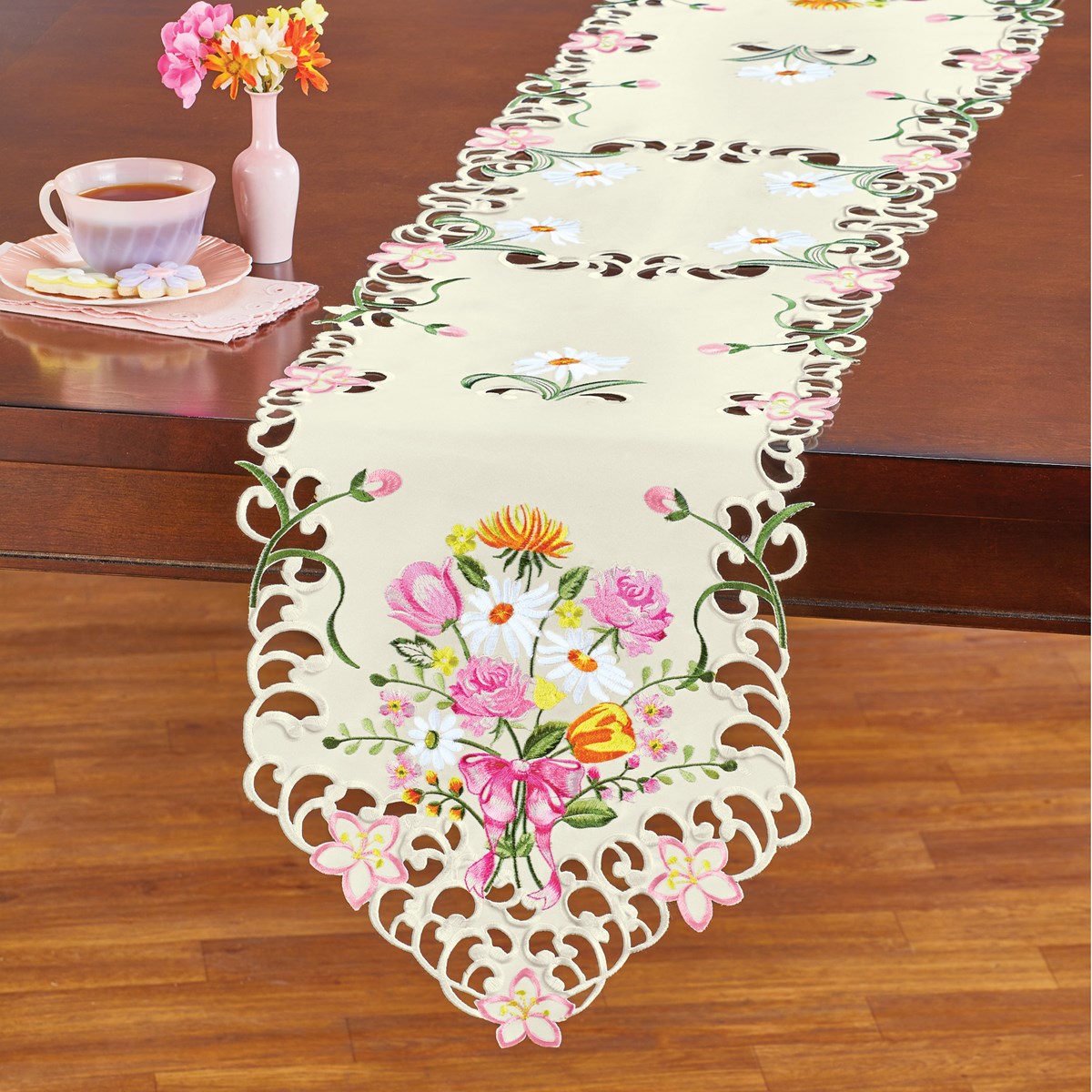 Beautiful Wildflower Bouquet Table Linens | Collections Etc.