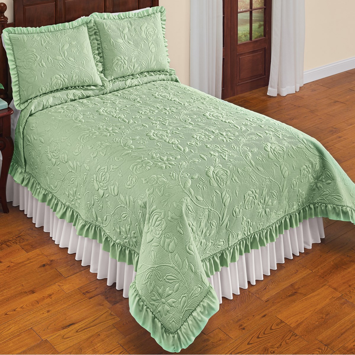 Elegant Rose Blossoms Floral Ruffled Quilt | Collections Etc.