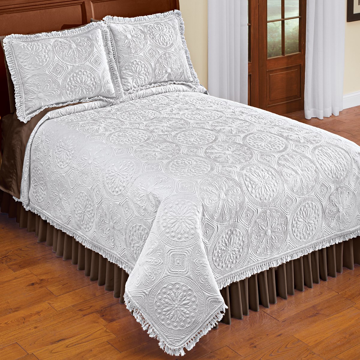 Intricate Medallion Design Fringe Border Quilt | Collections Etc.