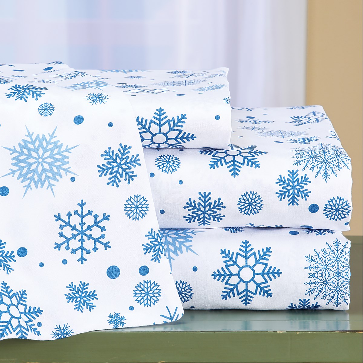Pretty Snowflake Seasonal Sheet Set | Collections Etc.