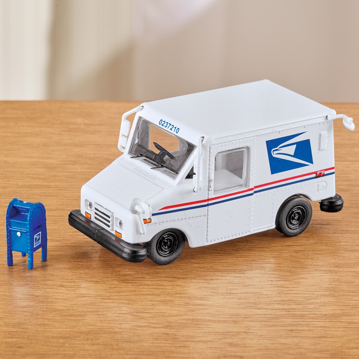 USPS Delivery Truck with Mailbox 1:64 Die-cast Scale Model ...