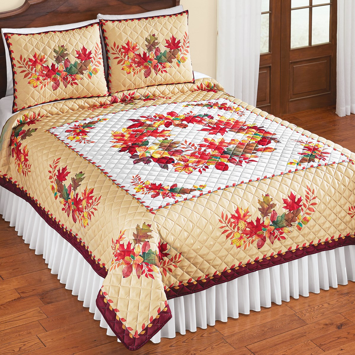 Colorful Autumn Leaf Arrangement Wreath Quilt | Collections Etc.