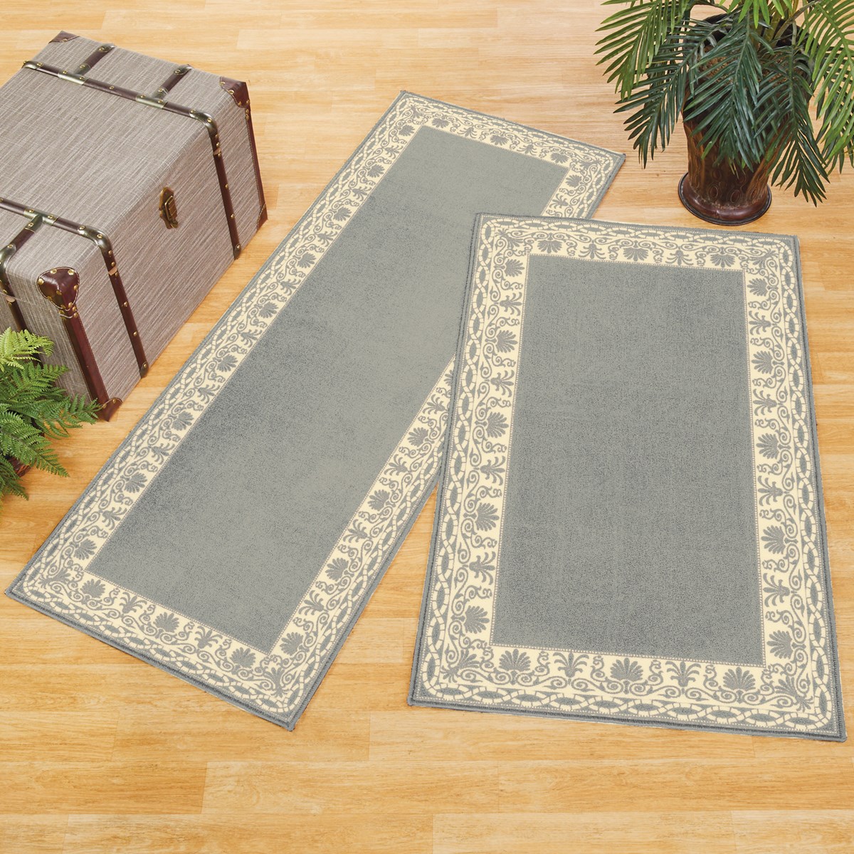 Traditional Skid-Resistant Border Design Rug | Collections Etc.