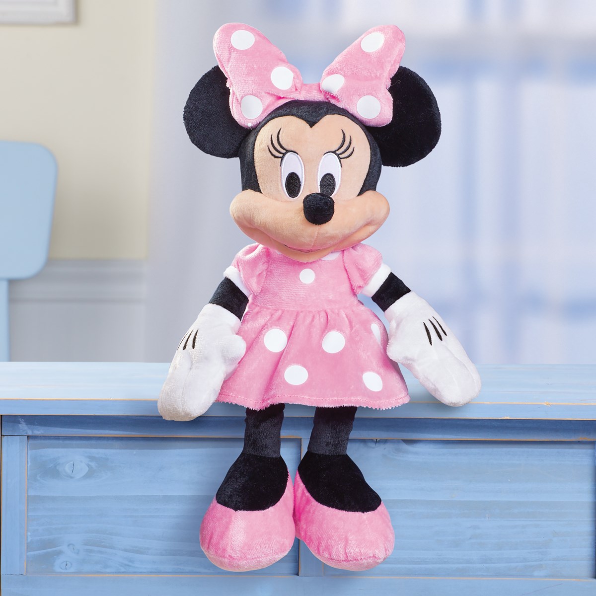 Disney Minnie Mouse 15-Inch Stuffed Plush Kid's Doll | Collections Etc.