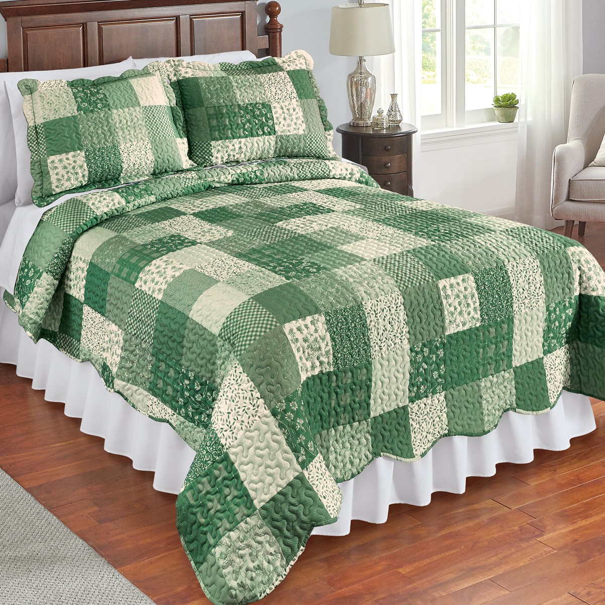 Classic Floral Patchwork Scalloped Edge Quilt | Collections Etc.