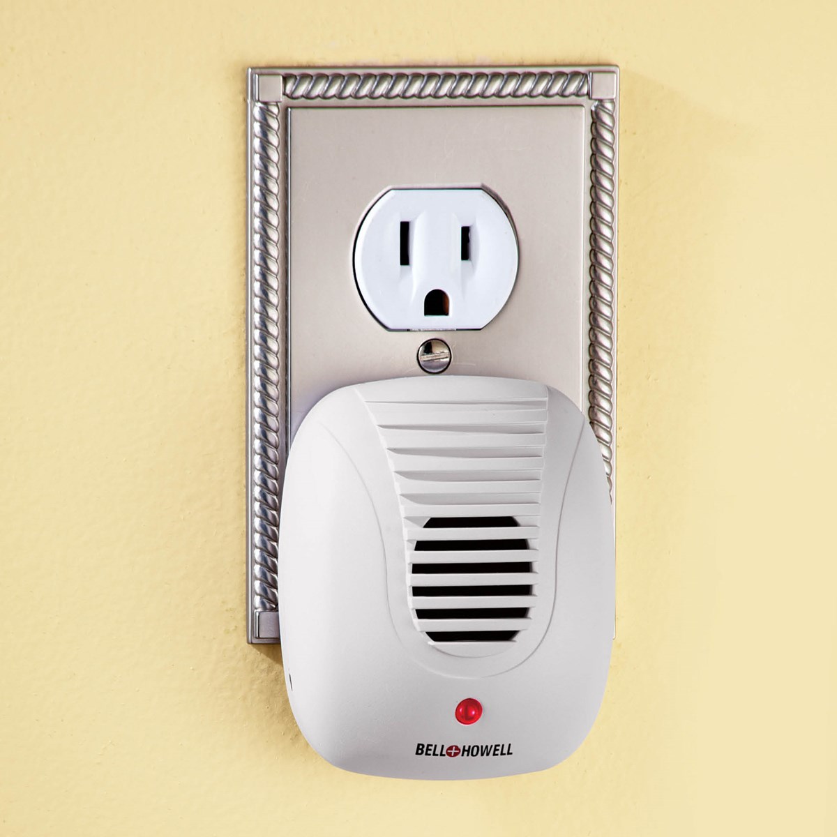 Bell & Howell Ultrasonic Pest Repeller - 4pk | Collections Etc.